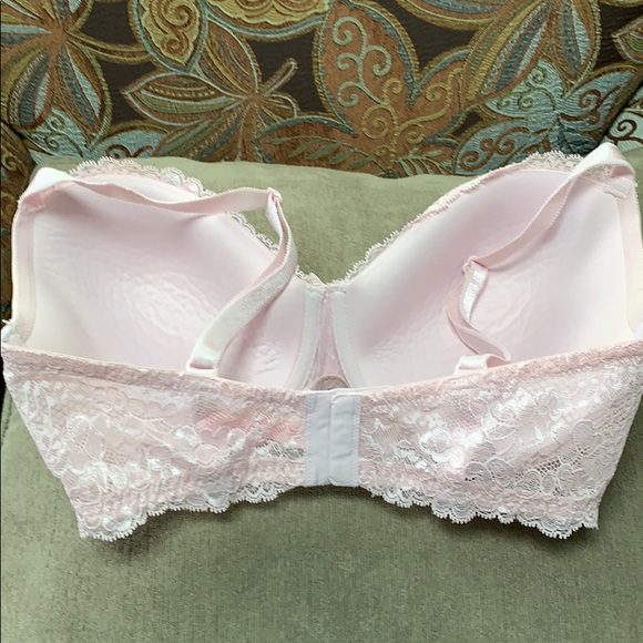 Victoria's Secret | Intimates & Sleepwear | Vs Bra A Pink Stain Is On ...